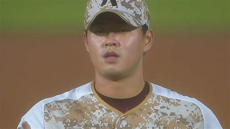 다음스포츠 박승주 탈삼진과 병살 얻어내며 경기 마무리 9회말