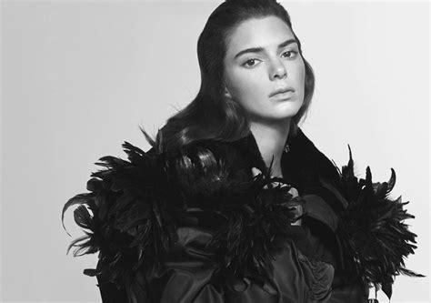 2560x1800 Resolution Kendall Jenner Monochrome 2022 Photoshoot