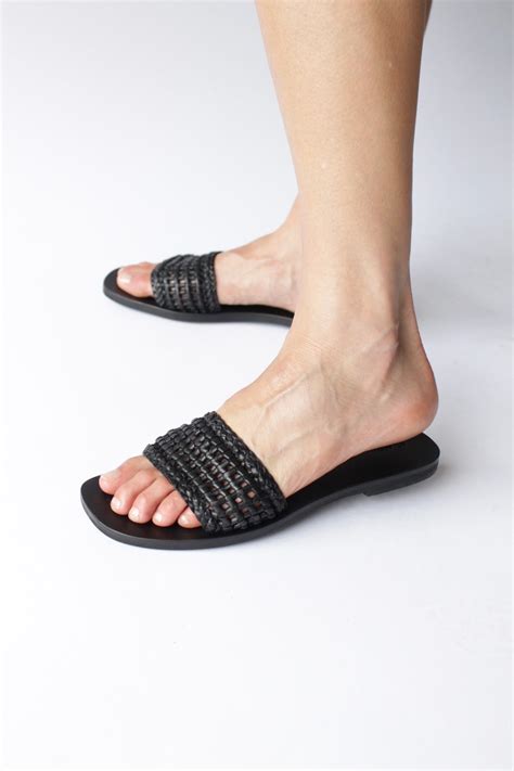 SHOES / SOCKS – NA NIN