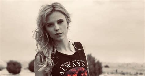 Hightown Riley Voelkel To Co Star In Starz Series