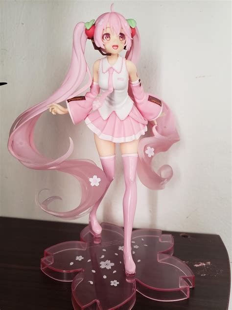 Sakura Miku R Animefigures