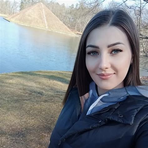 Юлія Сумарюк Julia Sumariuk • Threads Say More