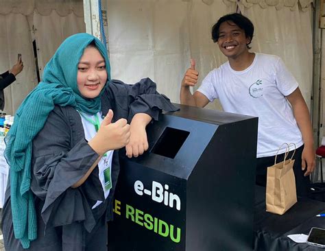 Tempat Sampah Berbasis Iot Menangkan Tujubelasan Startup Fest