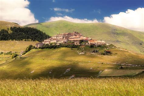 Da Norcia A Subiaco Fino A Montecassino è Il Cammino Di San Benedetto