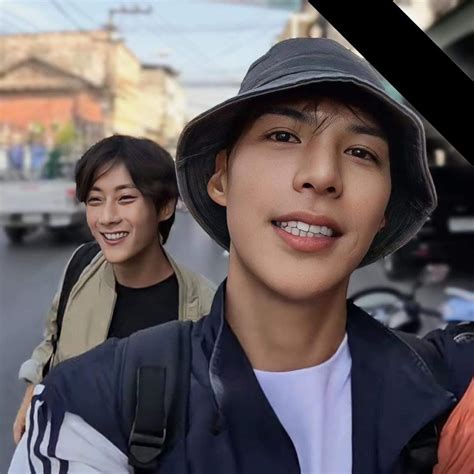 มีเด็กมาอวดของเล่น อวดเสื้อค่ะคุณณณ ใครยังไม่จอง รีบไปจองนะ ของมันต้องมี 🥰 คัลแลน พี่จอง