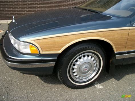 1996 Buick Roadmaster Estate Collectors Edition Wagon Wheel Photo