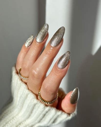 The 10 Trendiest Holiday Nail Polish Colors For 2023