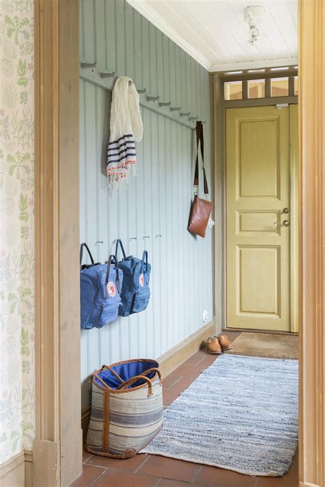 Clean And Stylish Entryway Storage Ideas