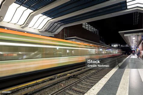 Sbahn 관측소 베를린 지하 튜브로 옮겨 담습니다 모션블러에 대한 스톡 사진 및 기타 이미지 모션블러 베를린 객차 Istock