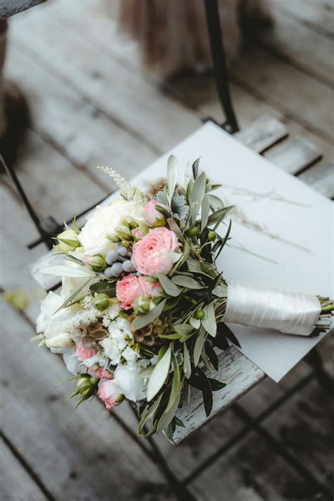30k Wedding Flowers Pictures Download Free Images On Unsplash