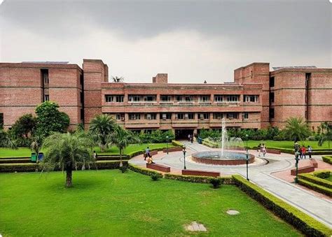 Shubham Kumars Review On Netaji Subhas University Of Technology Nsut New Delhi