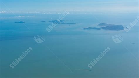 무료 구름 하늘 바다 풍경 여름 강과 호수 파란색 흰 구름 자연미 차트 수업 Ppt 배경 Slidesdocs