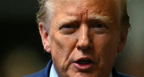Trump Demanda Al New York Times Por 15 Mil Millones De Dólares Por