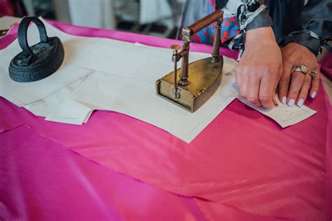 Hndwrk Mit 🖤 Aisha Maria Bleuel Mode Nach Maß Mit Ganz Viel Liebe