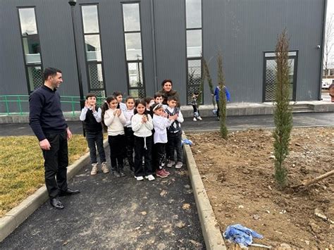 საბირკენდის N1 საჯარო სკოლის ეზოში მოსწავლეებმა ნერგები დარგეს Etm Ge