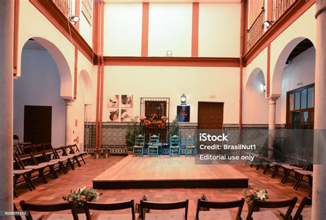 라 카사 델 플 라 멩 코세비야 안달루시아 스페인의 중심에 Auditorio Alcantara 성능 홀 빈 0명에 대한 스톡