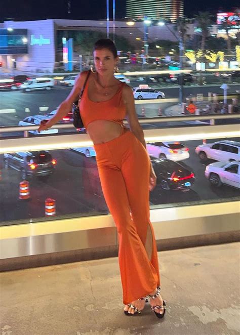 Elisabetta Canalis Spettacolare Le Nuove Foto Sexy Sui Social