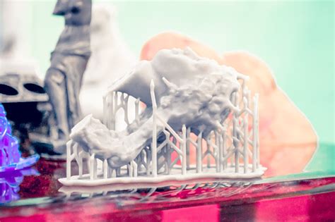 3d 프린터에 인쇄 되는 개체 광 폴리머 3차원 인쇄에 대한 스톡 사진 및 기타 이미지 3차원 인쇄 3차원 형태 Stem