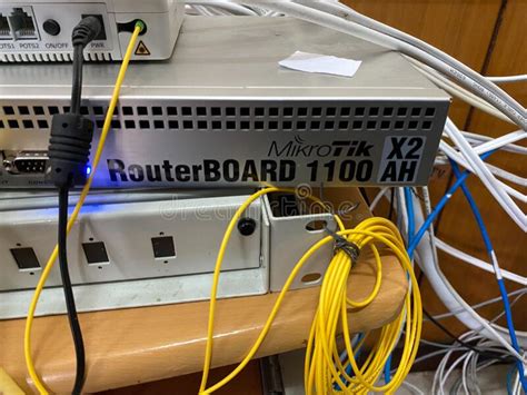 internet network devices connected to each other via cable proxy hub