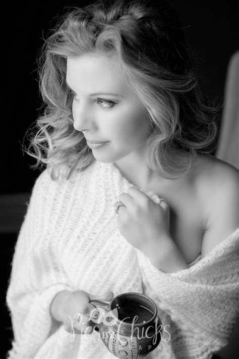 Pittsburgh Boudoir Photographer Being Sexy Without Revealing It All