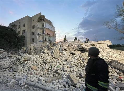 Ворог обстріляв Часів Яр на Донеччині десятки поранених і загиблих Фото Новости Section Ukr Net