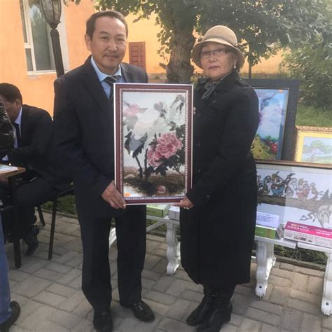 Хөгжлийн бэрхшээлтэй иргэний урласан бүтээлийг худалдан авлаа