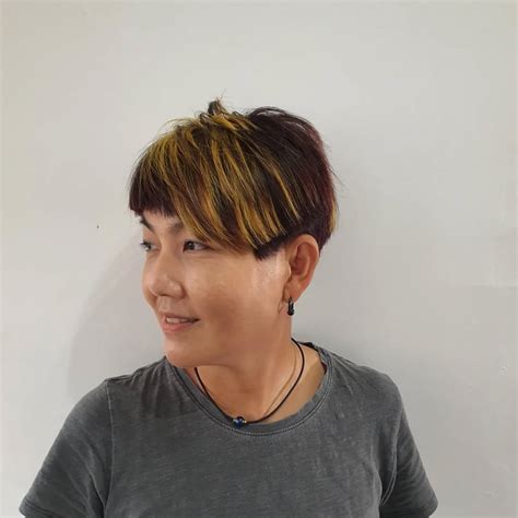 12 Estilos Atrevidos Para Elevar Tu Look Con Un Corte Pixie Con Mechas