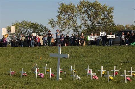 Protesters Pan Rcut Intersection Brandon Sun