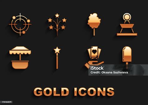 마술 지팡이 어트랙션 회전 목마 아이스크림 카드 놀이 솜사탕 사격 경쟁 및 불꽃 놀이 아이콘을위한 대상 스포츠를 들고 있습니다 벡터 가능성에 대한 스톡 벡터 아트 및 기타