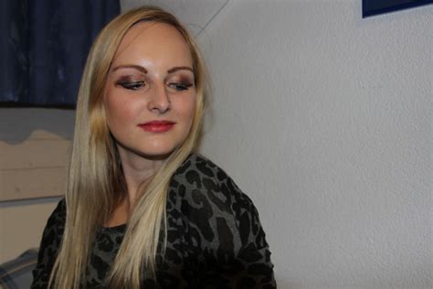 Illuminaughty A Mein Freund Schminkt Mich Das Vor Laufender Kamera