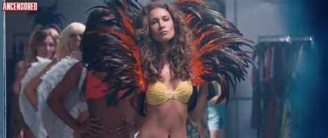 Naked Ece Dizdar In Drawers