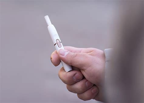 전자담배 한 번만 피워도 암 발생 위험 ↑ 아시아경제