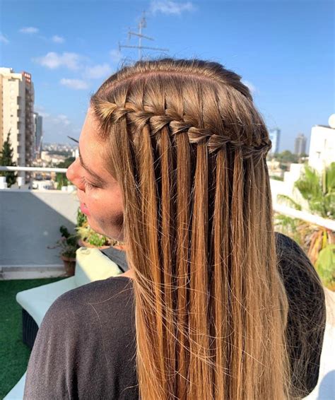 13 Dreamy Waterfall Braid Hairstyles For Soft Flowing Hair