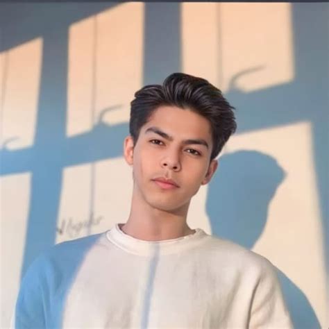 ‎زين 𝐙𝐀𝐄𝐍‎ Z N8 • Threads Say More