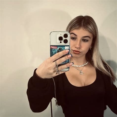 𝒞 Carolinaercoli On Threads