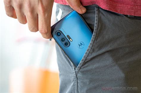 Motorola Edge Review Design