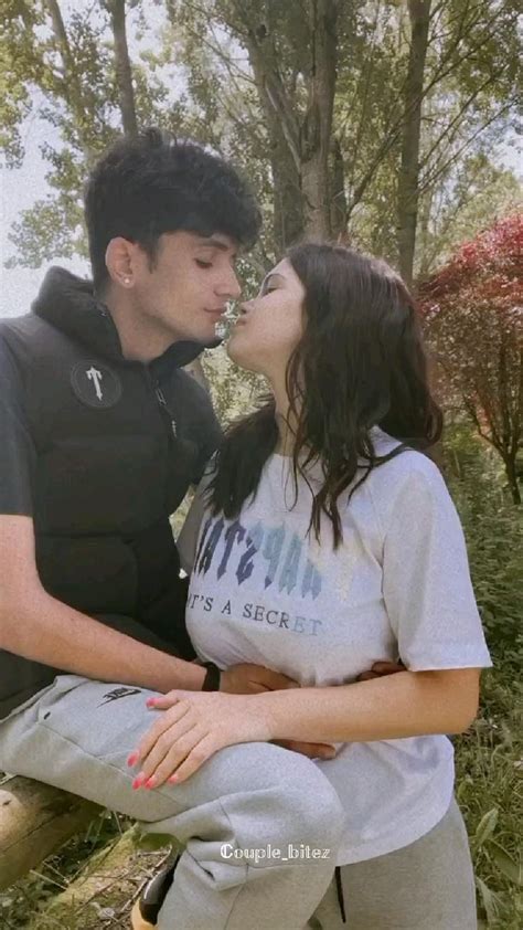 Couple Love Hot Song Romantic Kiss Video Cute Couples Kissing