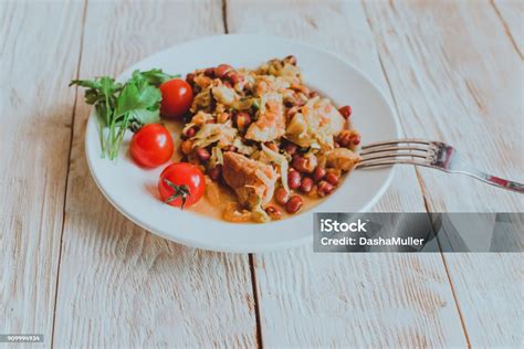 칠리 콩 스튜 고기 양배추 빵 레드 칠리 페 퍼와 마늘 준비 수 역임 개념으로 만든 건강 식품의 갈색에 대한 스톡 사진 및 기타 이미지 Istock