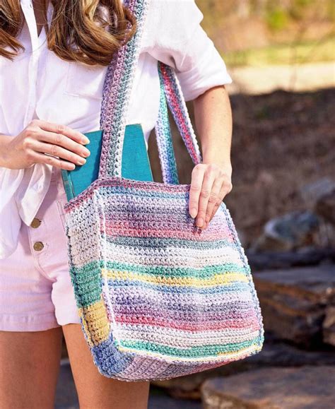 27 Free And Easy Crochet Tote Bag Patterns Yarns And Crafts