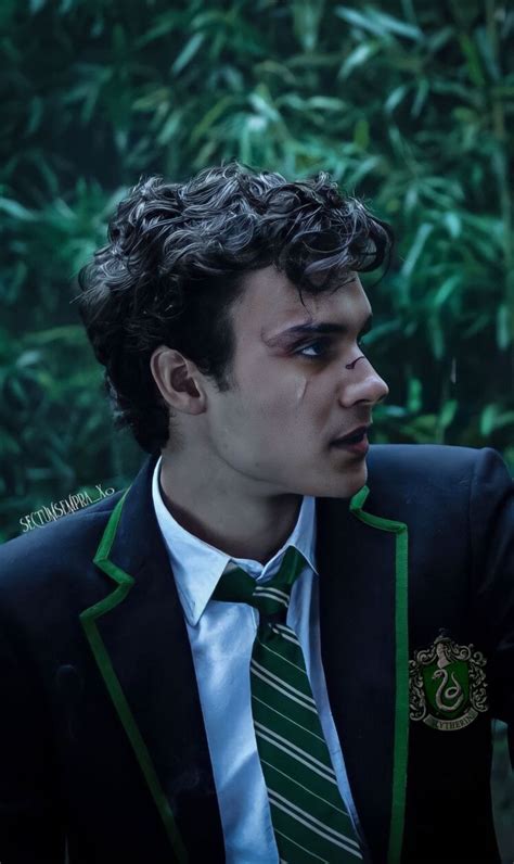 Mattheo Riddle Benjamin Wadsworth Surfer Jungs Heißeste Schauspieler Marvel Charaktere