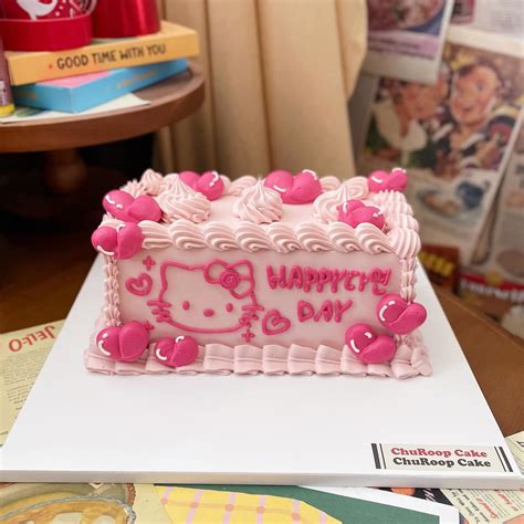 츄룹케이크 🏀🏀🏀🏀 츄룹케이크🎂 직접구운 부드러운 시트와 필라델피아 크림치즈 풍부한 맛의 생크림과 발로나초콜릿 등 좋은 재료들로 맛있게 만든 커스텀 메이드