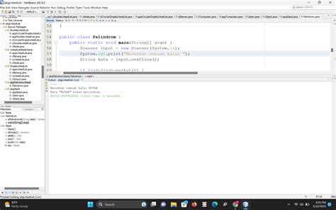 Mengecek Kata Palindrom Menggunakan Stack