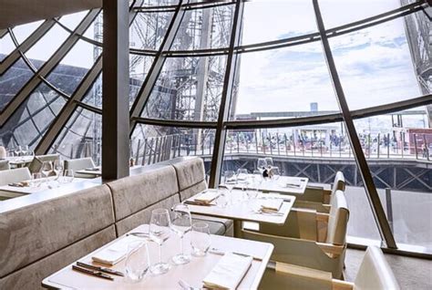 La Tour Eiffel Restaurant Paris France