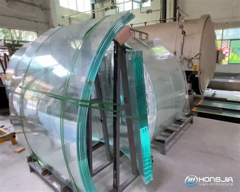 중국에서 맞춤형 곡선 강화 적층 유리 제조 업체 홍지아 유리