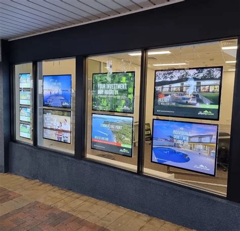 VITRINEMEDIA LED Window Display And Digital Display