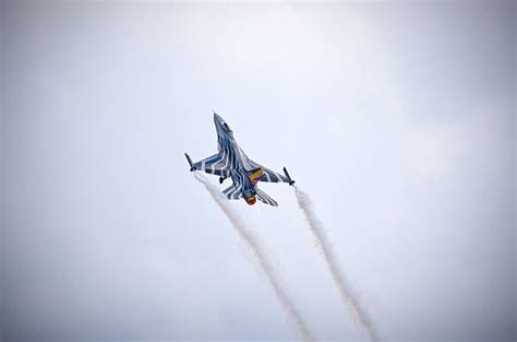 240개 이상의 F 16 파이팅 팰콘 이미지 스톡 사진 그림 및 Royalty Free 이미지 Istock