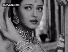 Aishwarya Rai Bachchan Gif Aishwarya Rai Bachchan Discover Share Gifs