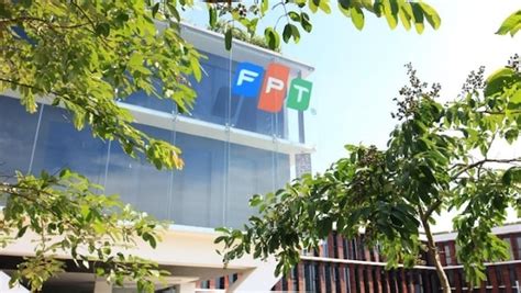 Năm có nên đầu tư cổ phiếu FPT hay không Finhay