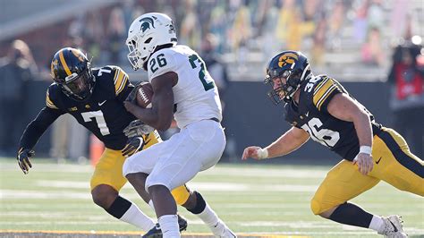 First Year Player Feature Reggie Bracy University Of Iowa Athletics