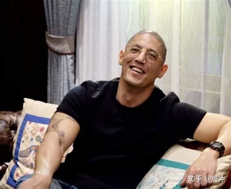 高富帅蒋友柏：抛弃发妻，公然与小三开房，好丈夫竟是个渣男？ 知乎